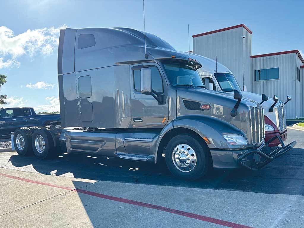 2021 Peterbilt 579 Sleeper Semi Truck - 80" Ultraloft, Paccar 455HP For Sale | South Sioux City ...