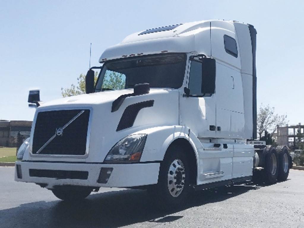 2017 Volvo VNL670 Sleeper Semi Truck - D13 455HP For Sale | Fort Worth ...