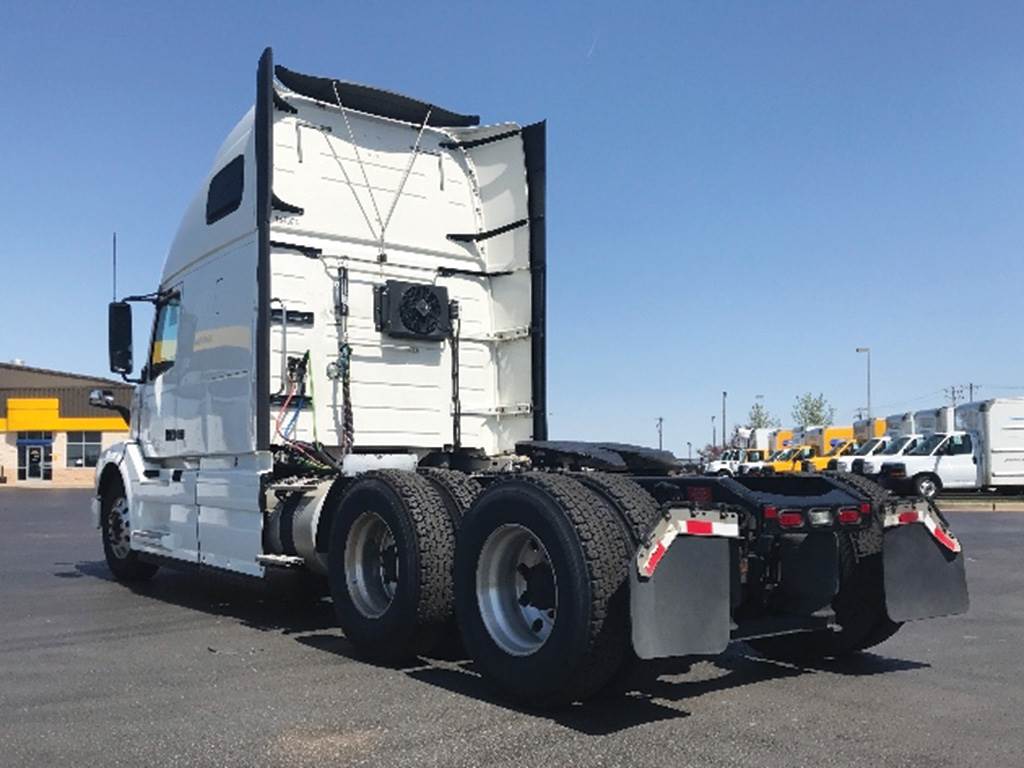 2017 Volvo VNL670 Sleeper Semi Truck - D13 455HP For Sale | Fort Worth ...