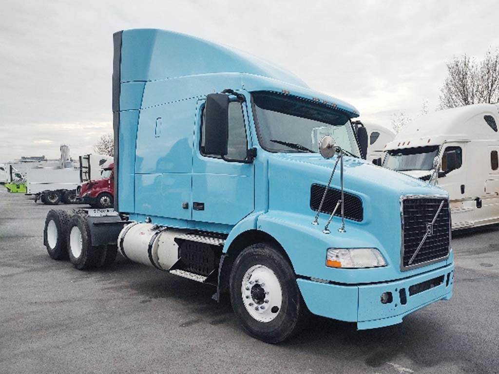 2017 Volvo VNM630 Sleeper Semi Truck - D13 435HP For Sale ...