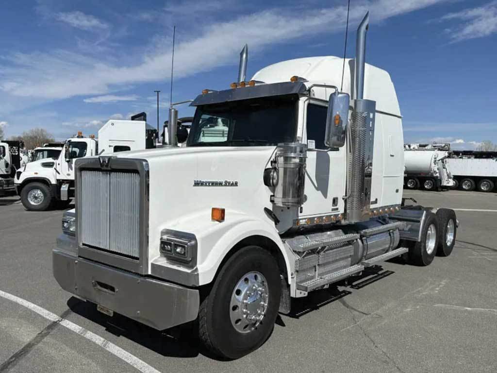 2019 Western Star 4900SA Sleeper Semi Truck - 68" Stratoshphere High ...
