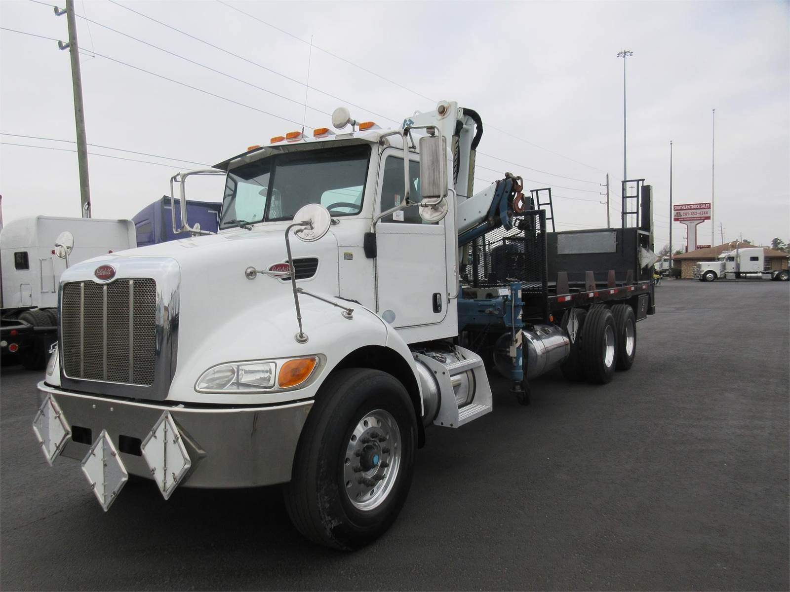 2013 Peterbilt 348 Tandem Axle Cab & Chassis Truck - Paccar, 330HP, 6 ...