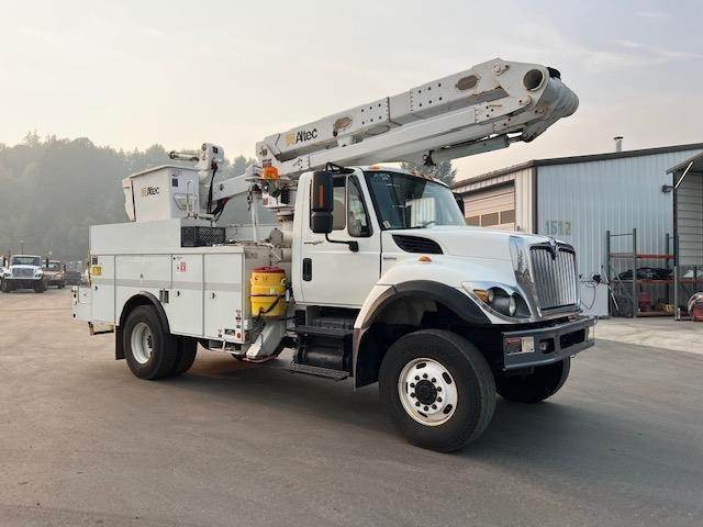 International WorkStar 7400 Boom / Bucket Truck - 2009 ALTEC TA50 Aerial Lift, Automatic For ...