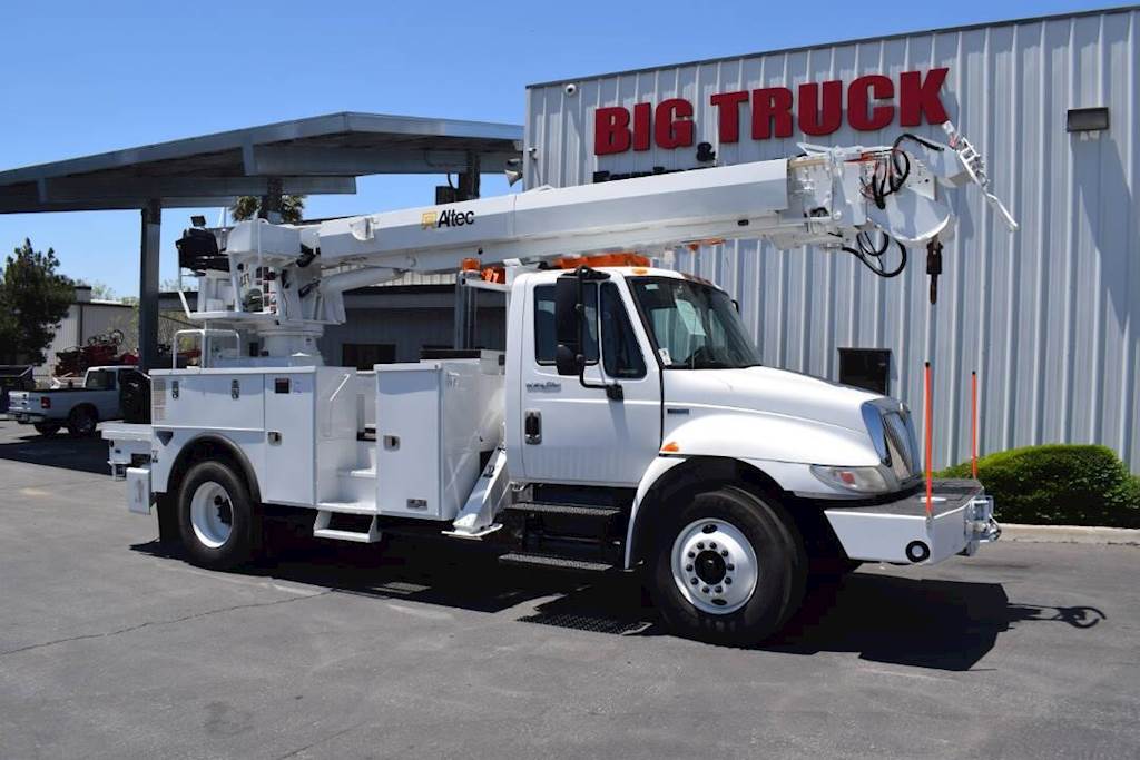 2013 International DuraStar 4300 Single Axle Digger Derrick Truck ...