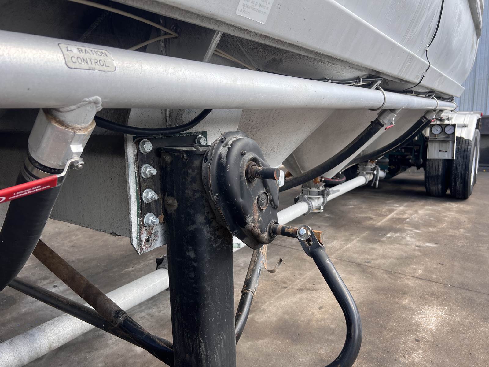1979 Butler 1500 CU FT Dry Bulk / Pneumatic Tank Trailer For Sale ...