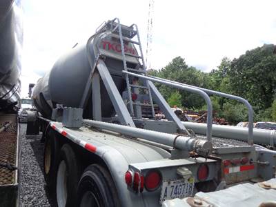 1992 Heil 1040 CU FT Tri Axle Dry Bulk / Pneumatic Tank Trailer For ...