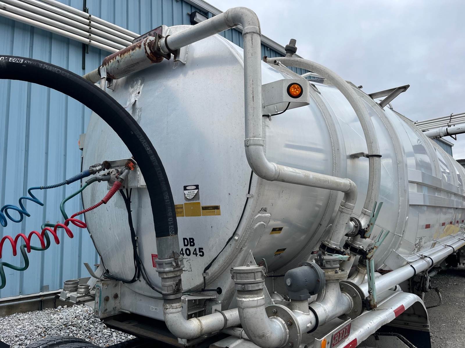1998 Heil 1830 Cu. Ft. Super Flo Dry Bulk / Pneumatic Tank Trailer For ...