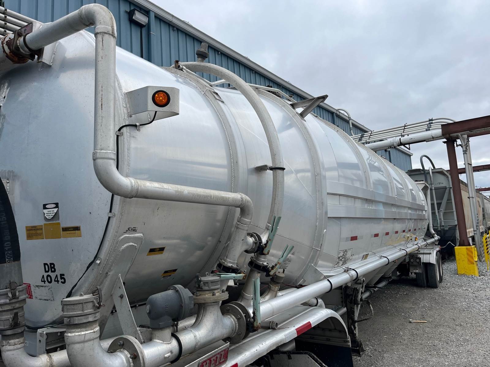1998 Heil 1830 Cu. Ft. Super Flo Dry Bulk / Pneumatic Tank Trailer For ...