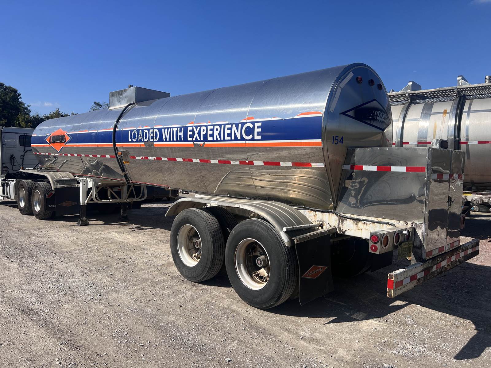 1971 Progressive 5600 Gallon Non Code Tank Trailer / Fertilizer / Waste ...