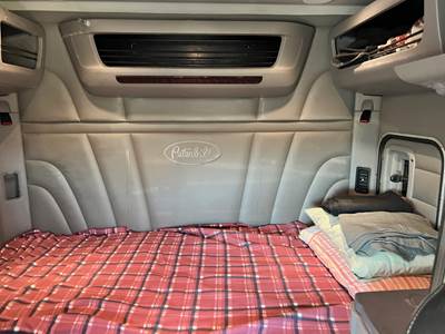 2017 Peterbilt 579 Sleeper Sleeper Semi Truck For Sale | Eugene, OR ...
