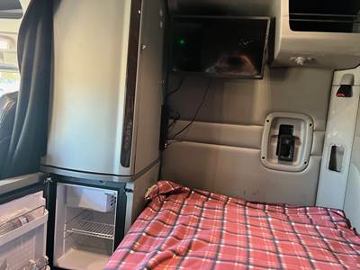 2017 Peterbilt 579 Sleeper Sleeper Semi Truck For Sale | Eugene, OR ...