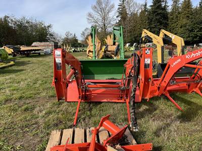Kubota LA555 Loader, Universal Quick Attach for Kubota L3560 Tractor ...