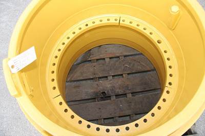 Caterpillar Tire & Rim for a CAT 834B,28X33,988B,988F,988FII For Sale ...