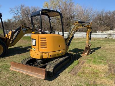 2015 Caterpillar 302.7D CR Mini Excavator For Sale - Redding, CA ...