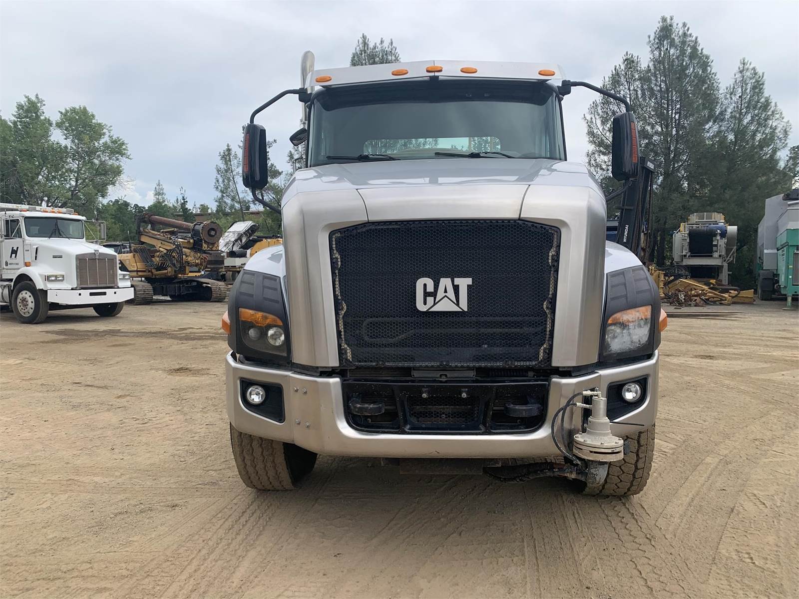 2016 Caterpillar CT660L 4000 Gallon Water Truck - CT13, Automatic For ...