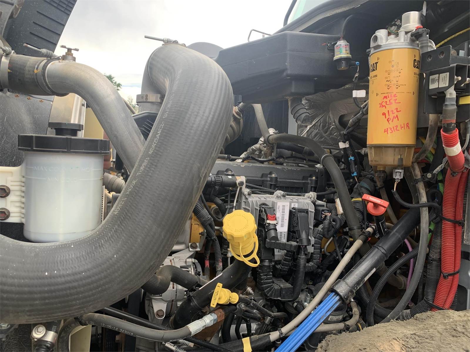 2016 Caterpillar CT660L 4000 Gallon Water Truck - CT13, Automatic For ...