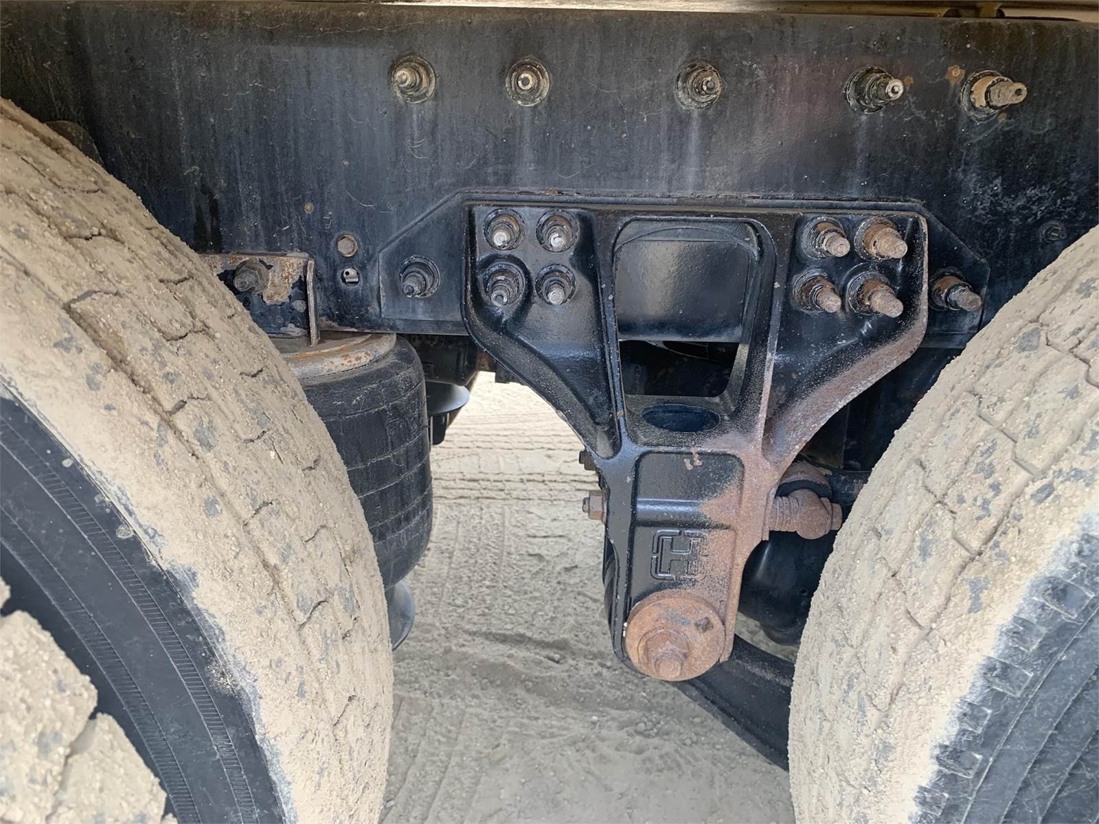 2016 Caterpillar CT660L 4000 Gallon Water Truck - CT13, Automatic For ...