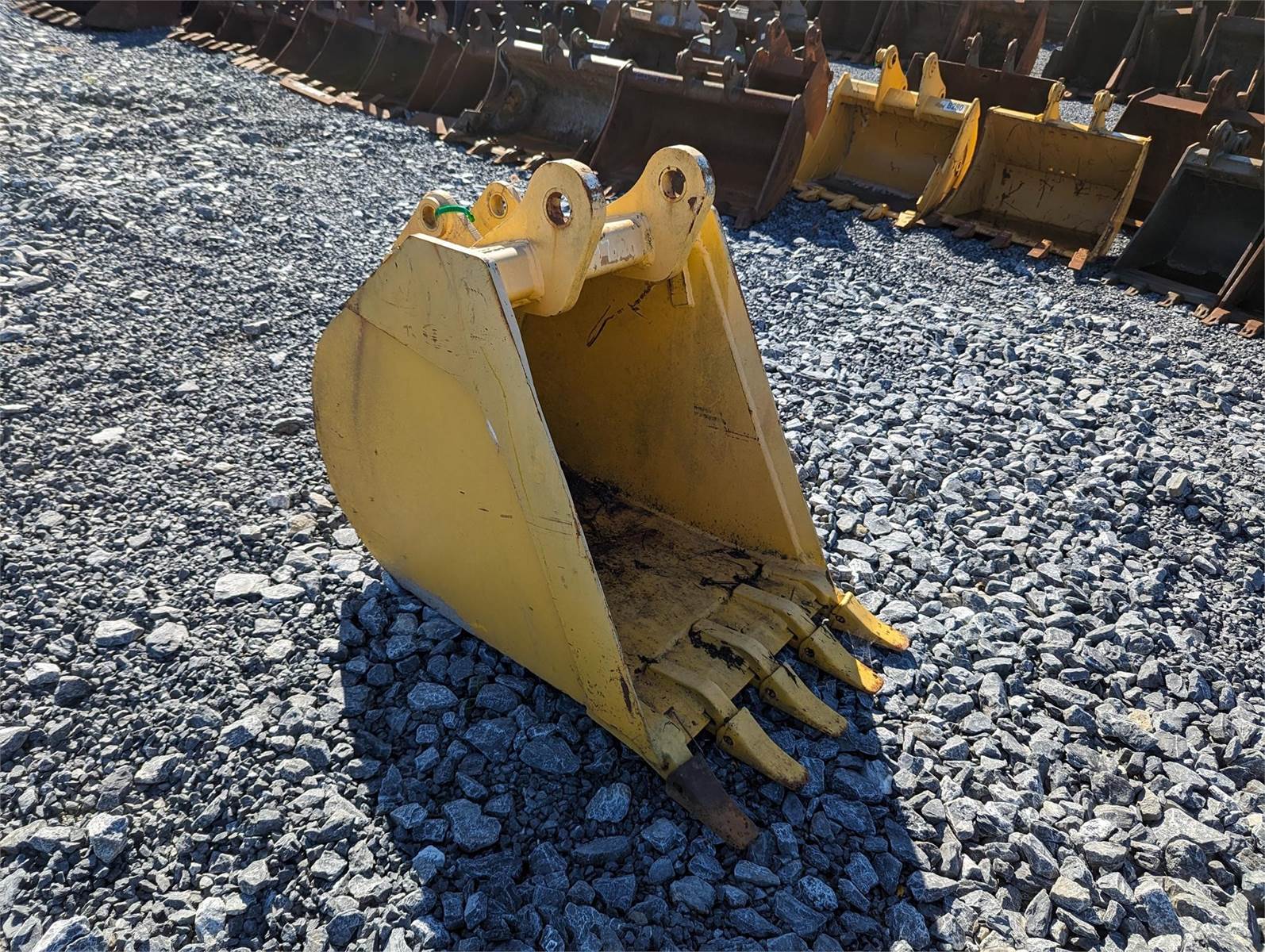 Case 365328A1 Bucket For Sale | Womelsdorf, PA | A-2984 ...