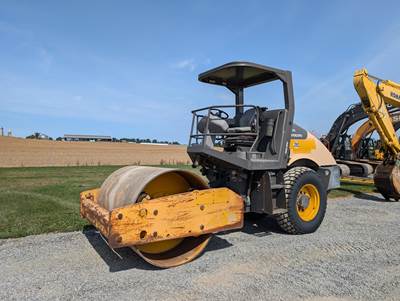 2013 Volvo SD70D Smooth Drum Roller Compactor For Sale, 1,890 Hours ...
