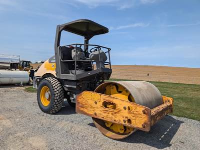 2013 Volvo SD70D Smooth Drum Roller Compactor For Sale, 1,890 Hours ...