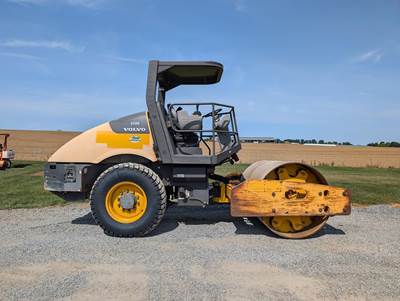 2013 Volvo SD70D Smooth Drum Roller Compactor For Sale, 1,890 Hours ...