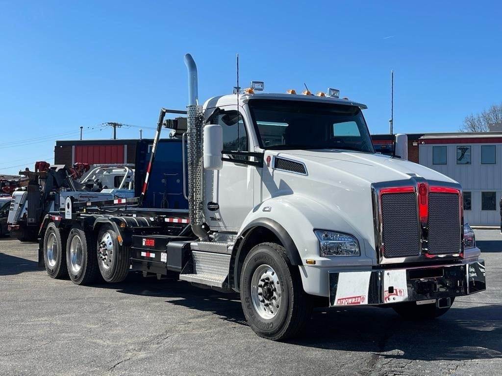 2024 Kenworth T880 Tri Axle Roll Off Truck - Paccar, 510HP, 6 Speed ...