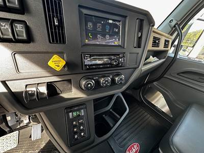 2025 Peterbilt 536 Mechanic / Service Truck - Paccar, 325HP, 6 Speed ...