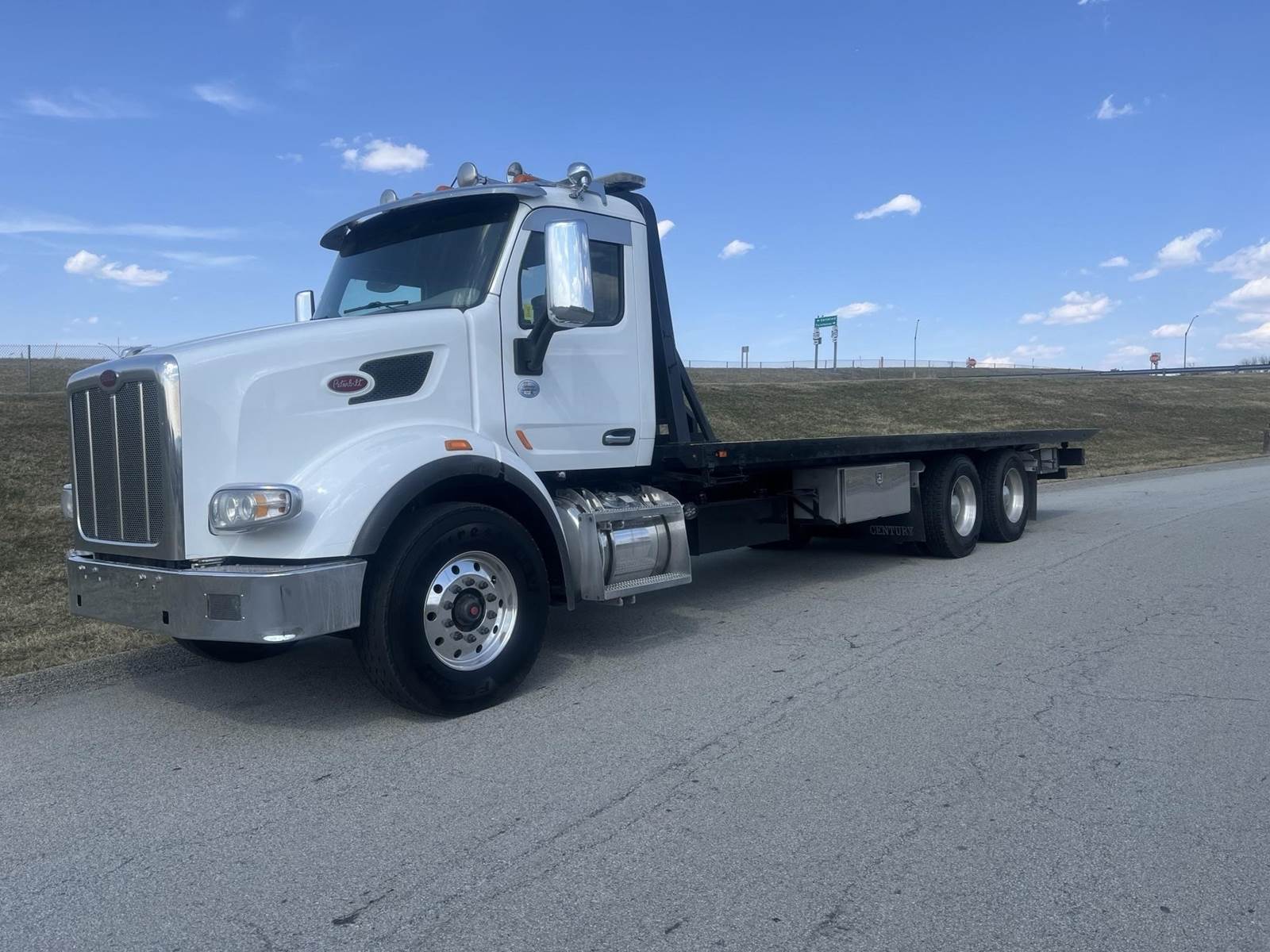 2018 Peterbilt 567 Tandem Axle Rollback Tow Truck - Cummins, 425HP, 13 ...