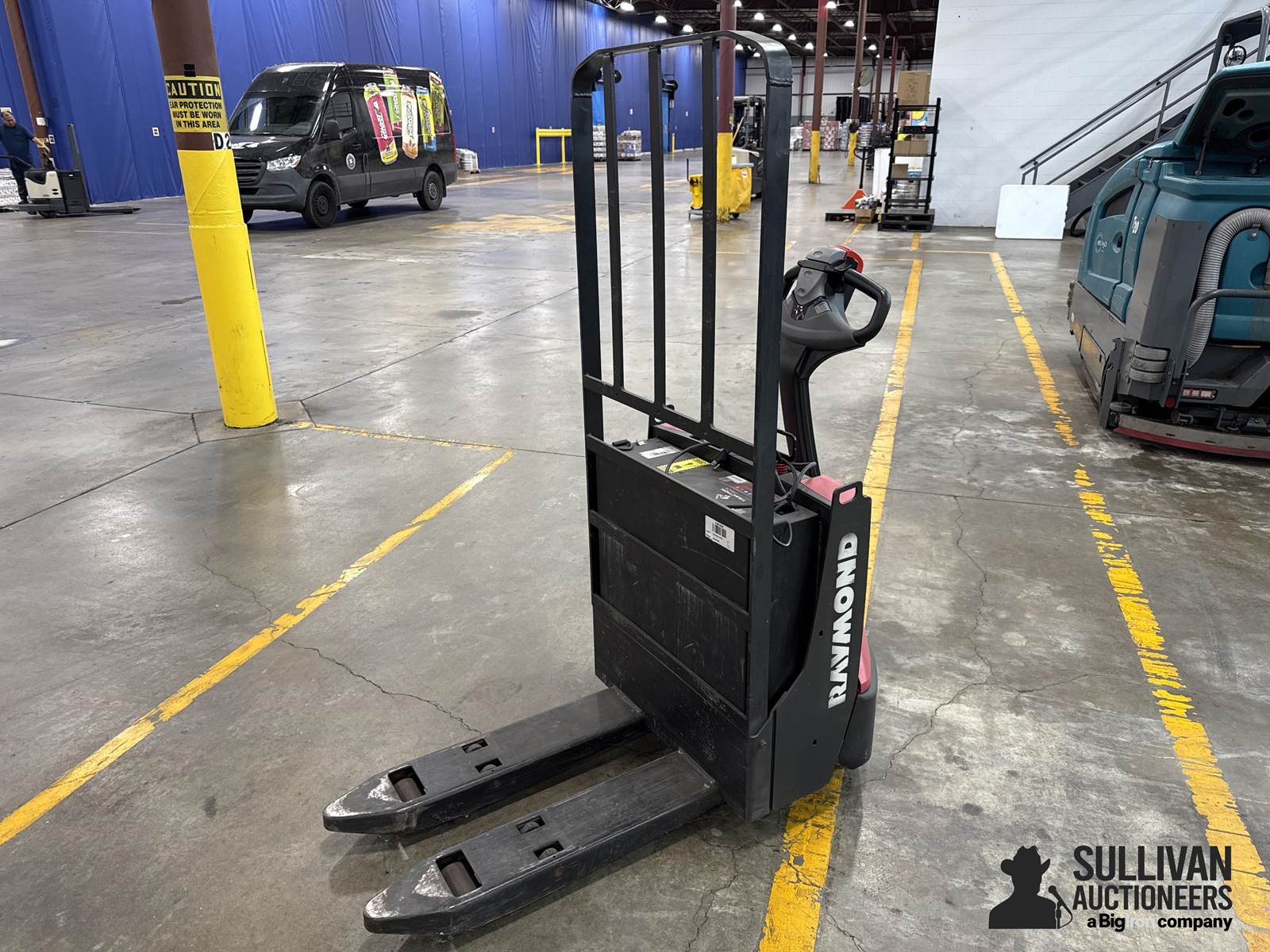 Raymond 8210 Electric Pallet Jack For Sale | Bloomington, IN | LA0505 ...