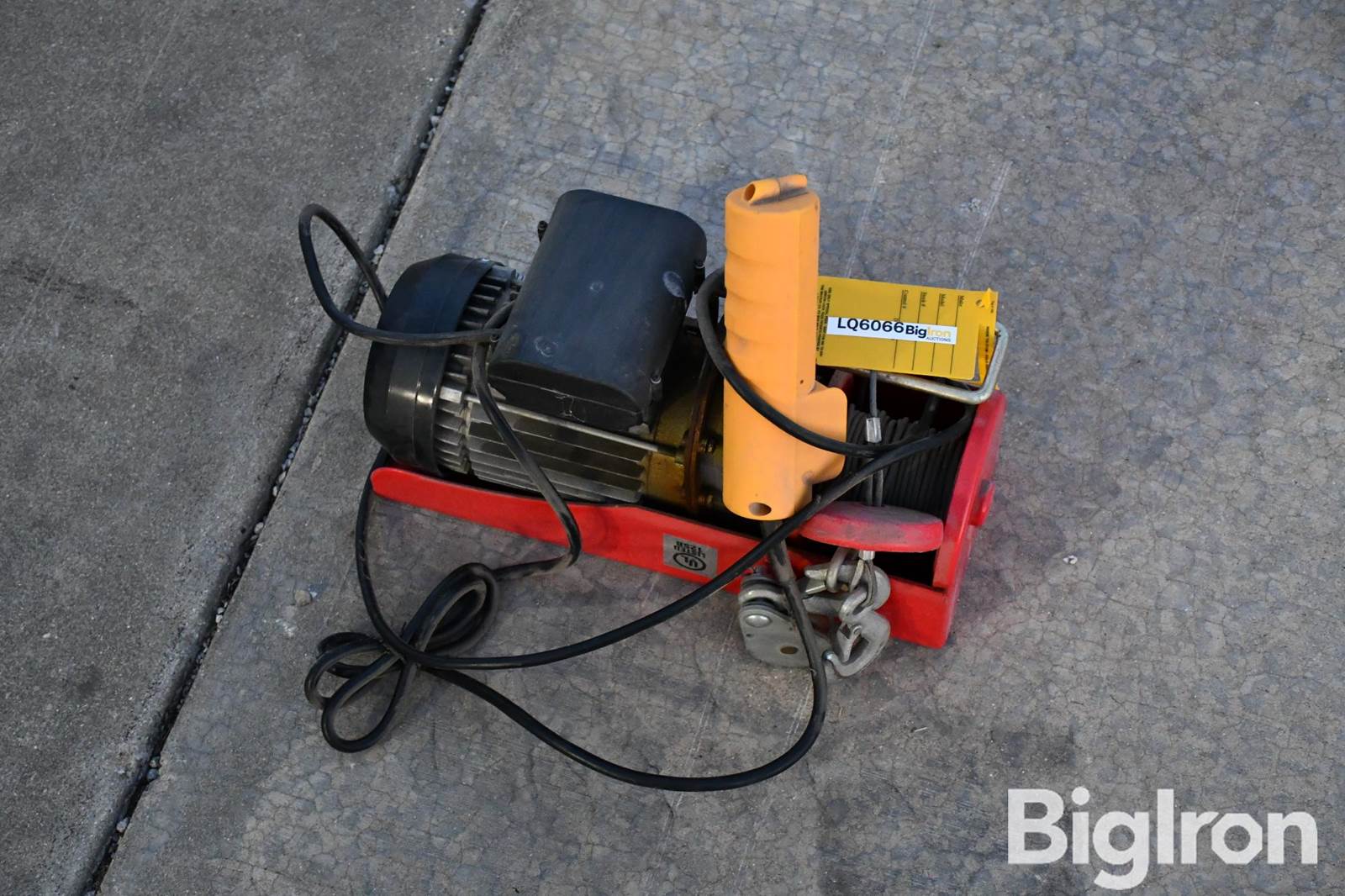 Electric Cable Hoist For Sale | Arcola, IL | LQ6066 | MyLittleSalesman.com