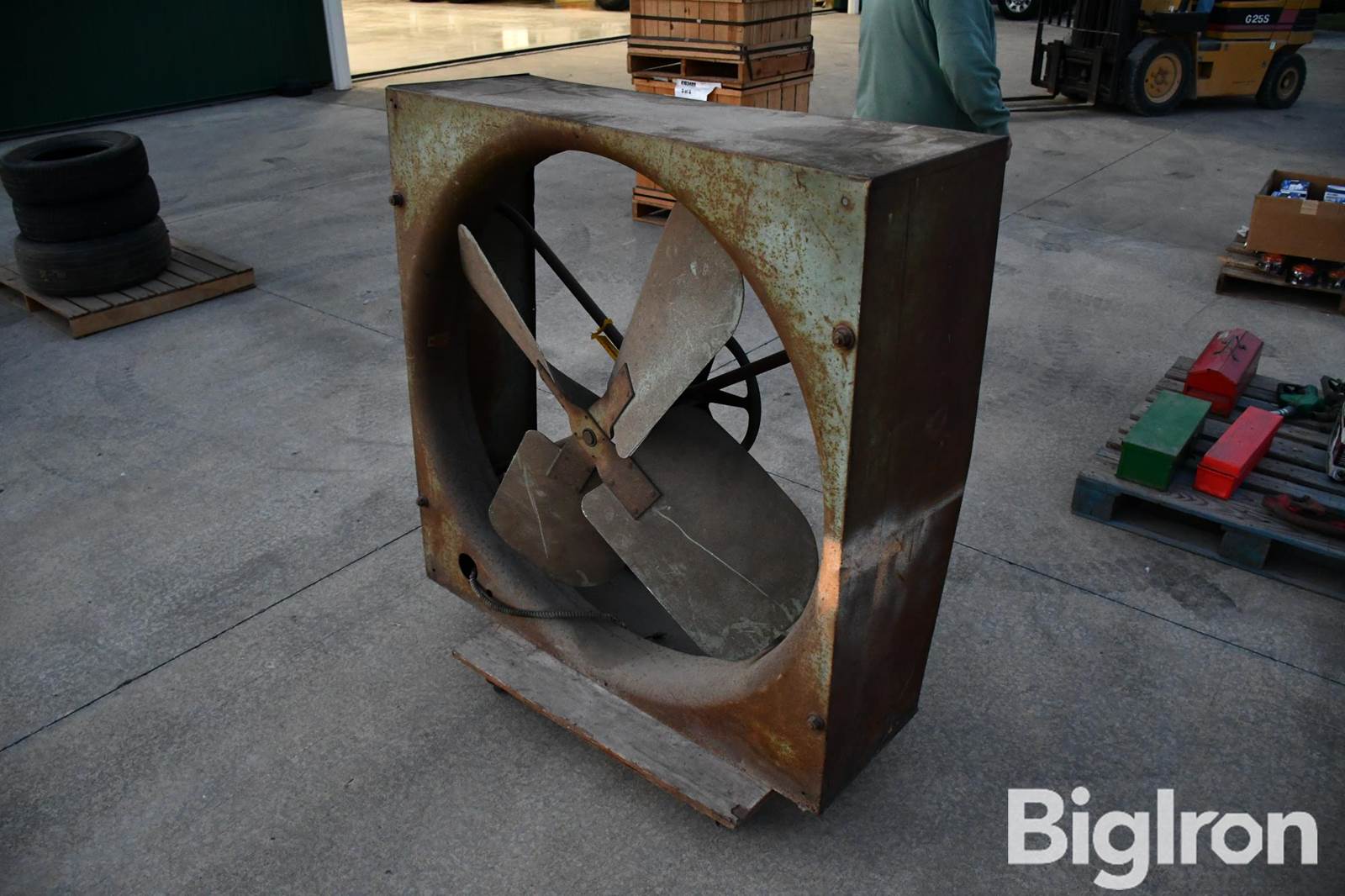 Box Fan For Sale | Arcola, IL | LQ6064 | MyLittleSalesman.com