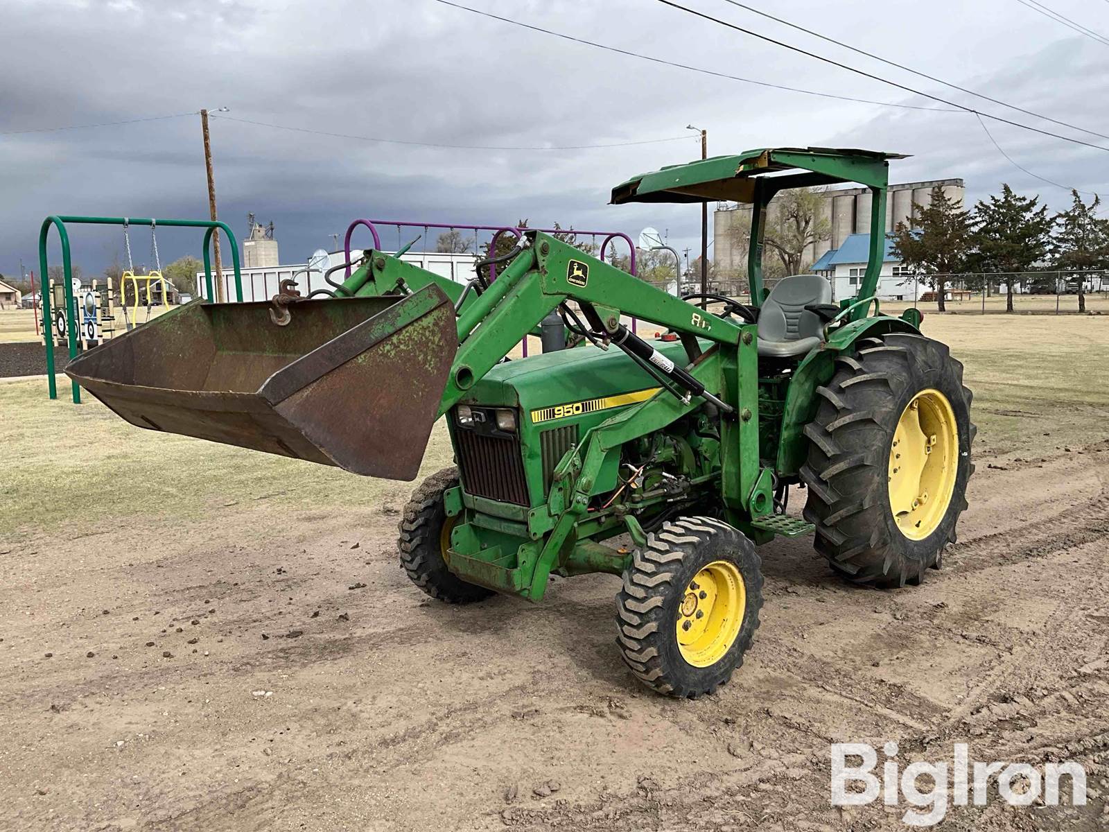 1989 John Deere 950 MFWD Tractor W/ Front End Loader & Bucket For Sale ...
