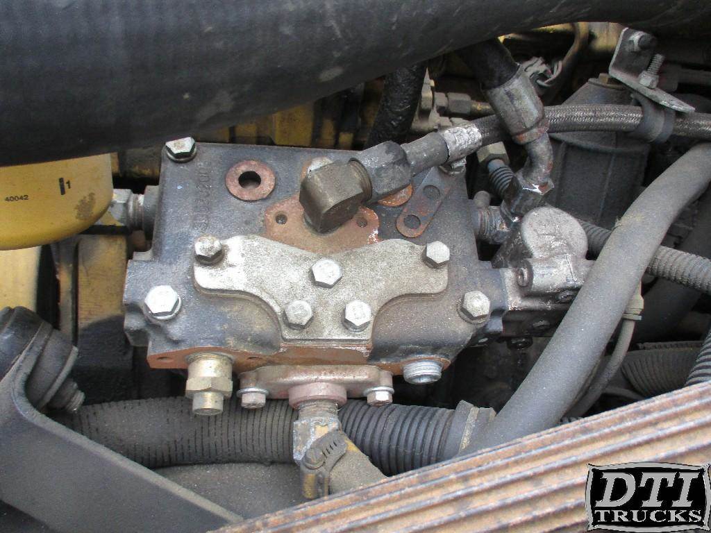 2007 Caterpillar C7 Air Compressor for a Freightliner M2 112 For Sale ...