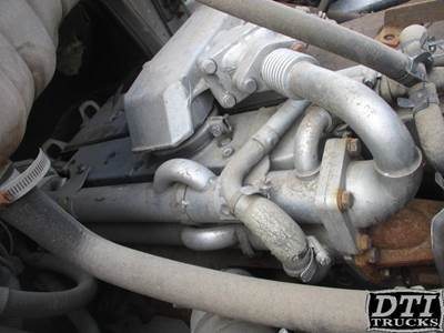 2006 Mercedes-Benz MBE 900 Engine Oil Cooler for a Sterling ACTERRA For ...
