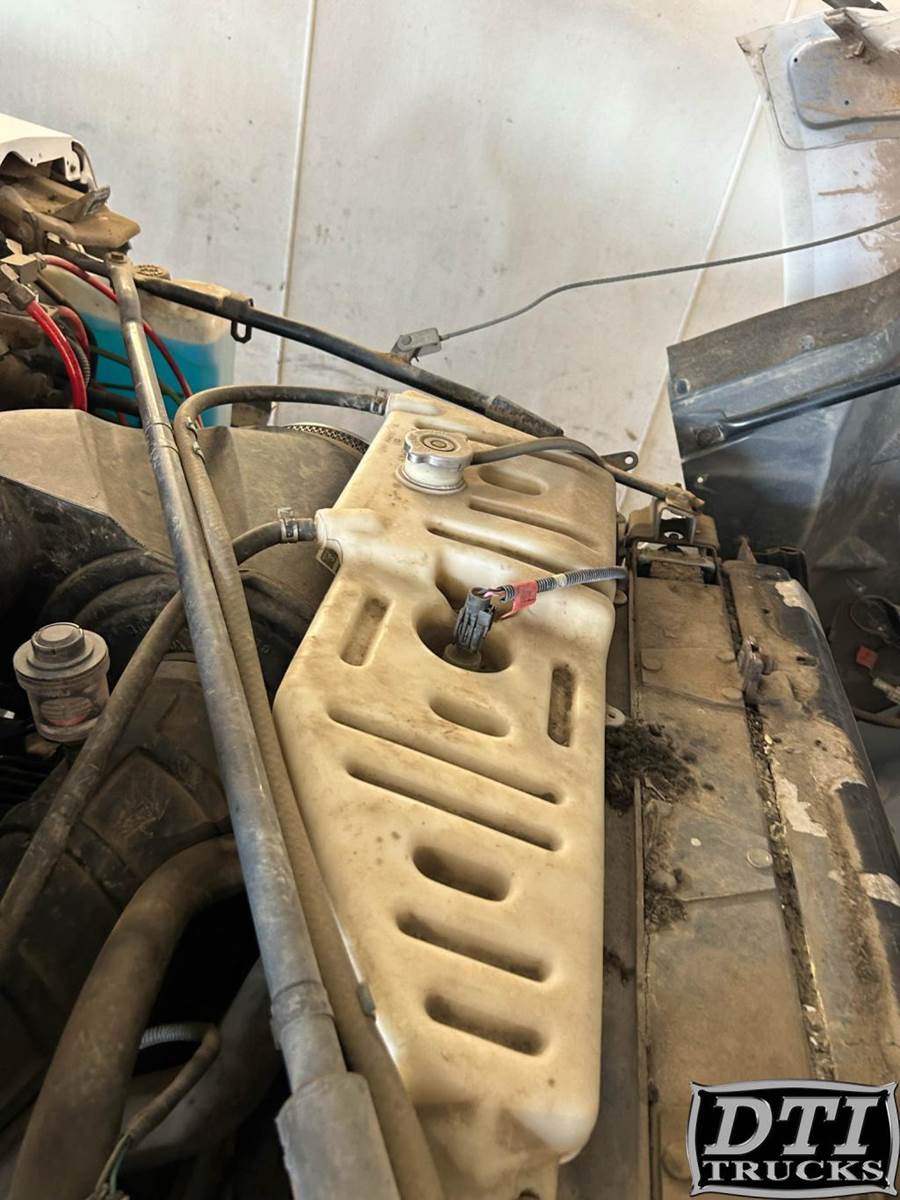 1998 Ford F-800 Radiator Overflow Bottle / Surge Tank for a Ford F800 ...