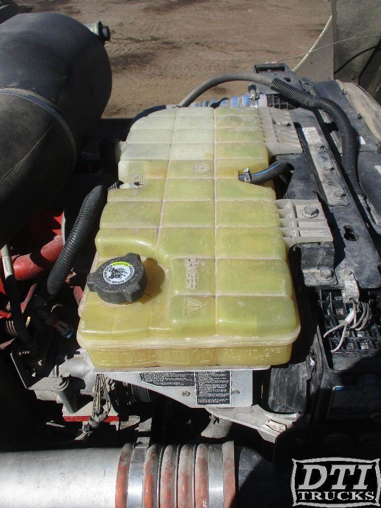 2012 Kenworth T800 Radiator Overflow Bottle / Surge Tank For Sale ...
