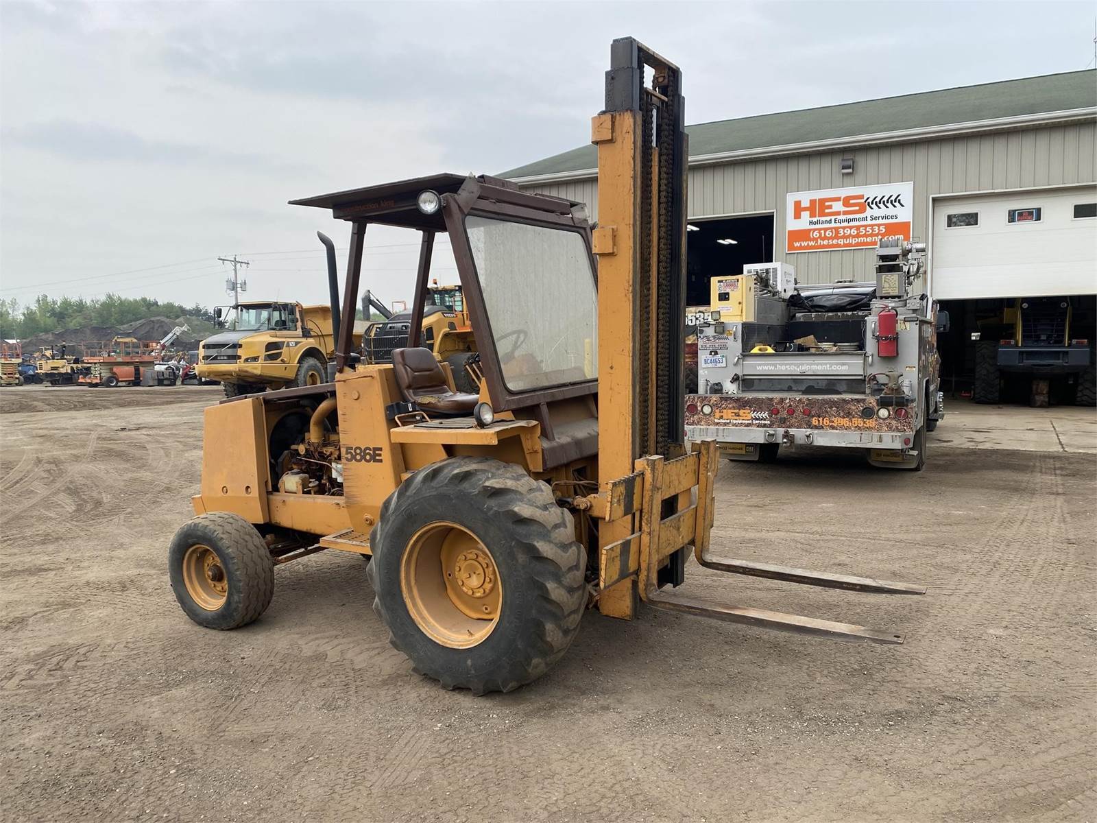Case 586E Rough Terrain Forklift For Sale, 3,850 Hours | Holland, MI ...