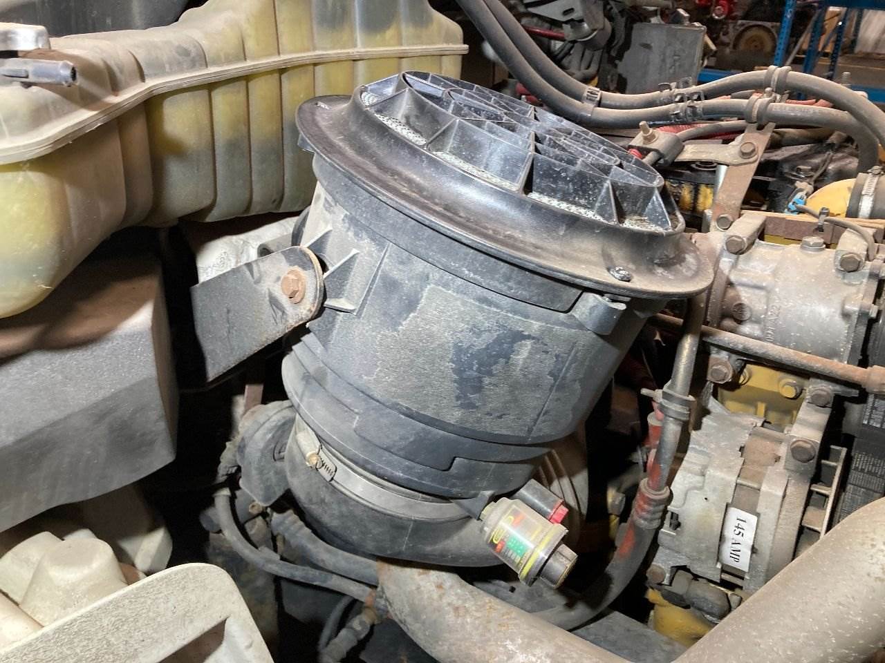 2007 Freightliner M2 106 Air Cleaner / Air Filter Housing For Sale ...