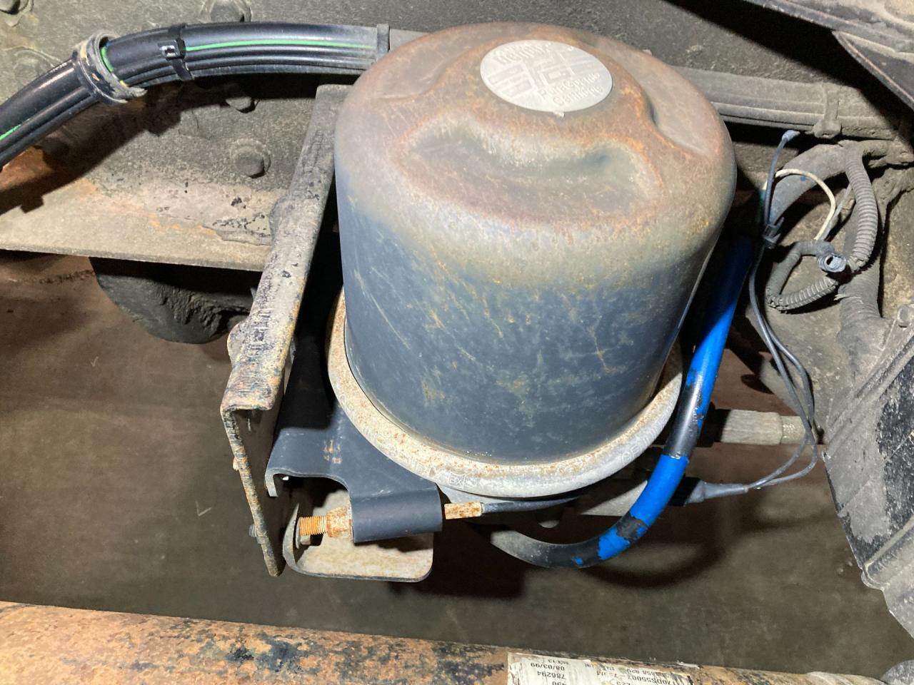 2000 Bendix AD-IP Air Dryer for a Volvo VNM For Sale | Sioux Falls, SD ...