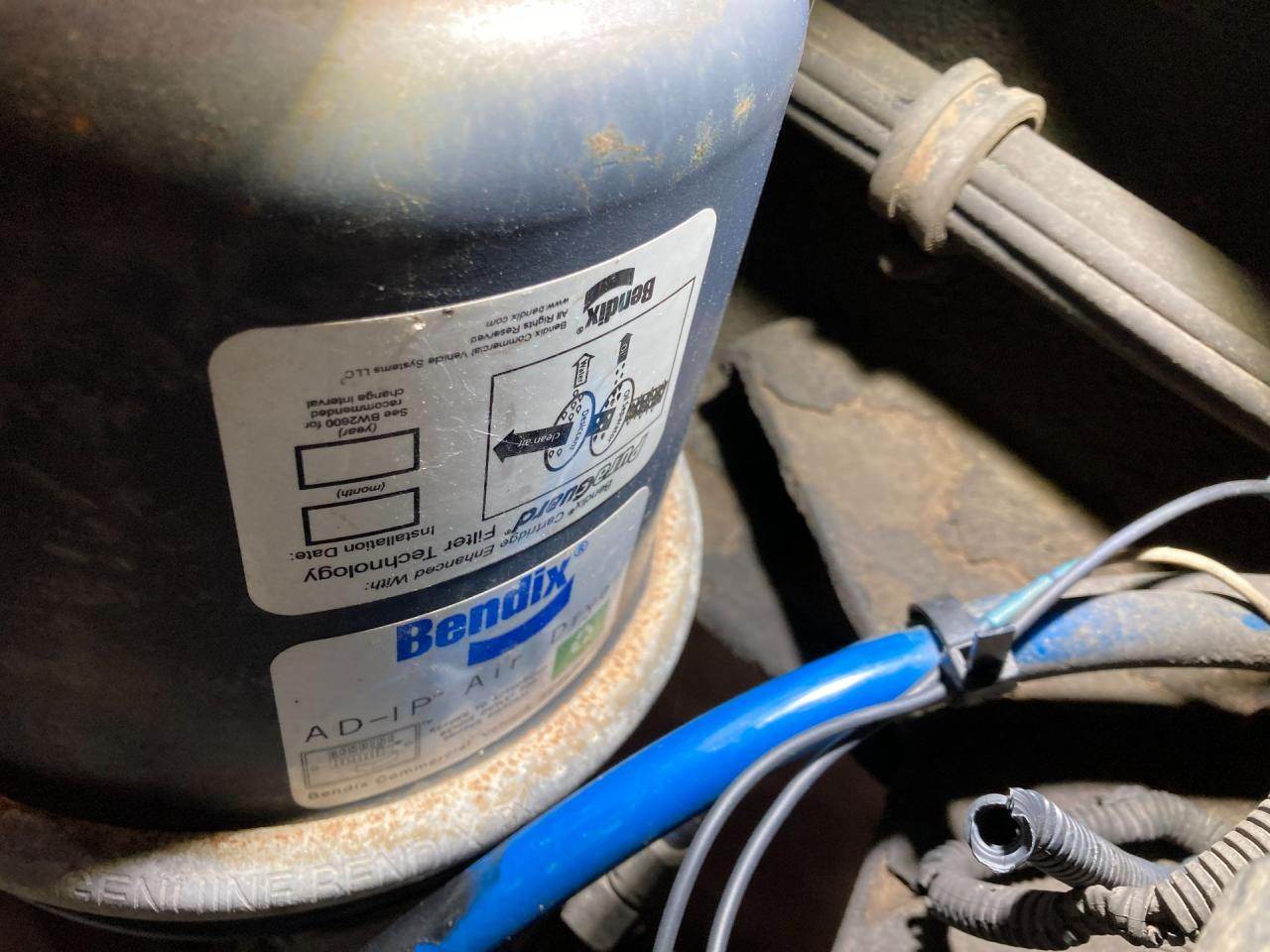 2000 Bendix AD-IP Air Dryer for a Volvo VNM For Sale | Sioux Falls, SD ...