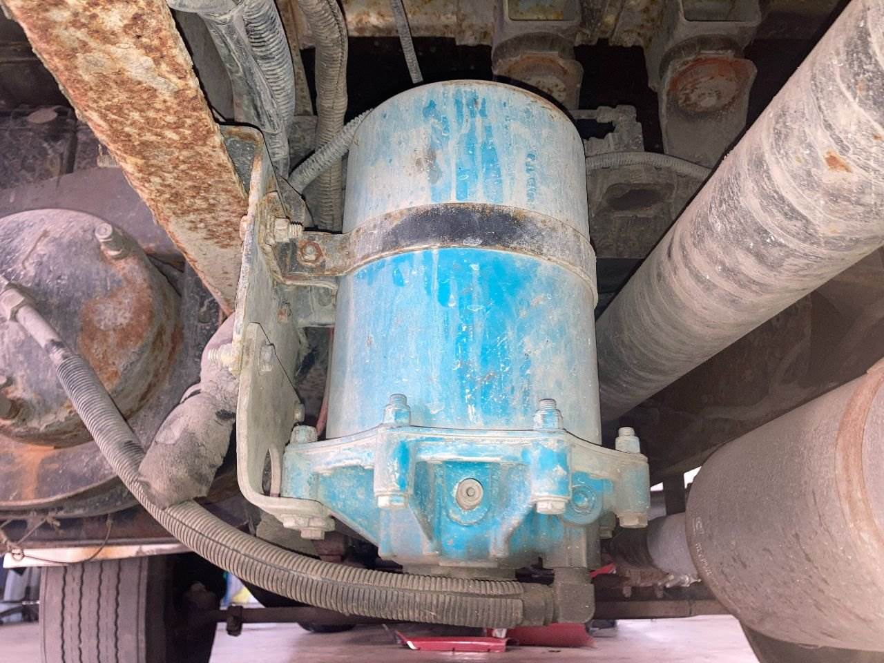 2000 Bendix AD9 Air Dryer for a Freightliner FL70 For Sale | Winimac ...