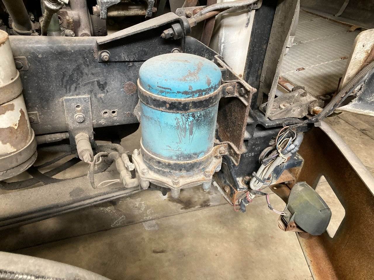 1999 Bendix AD9 Air Dryer for a Kenworth T800 For Sale | Winimac, IN ...