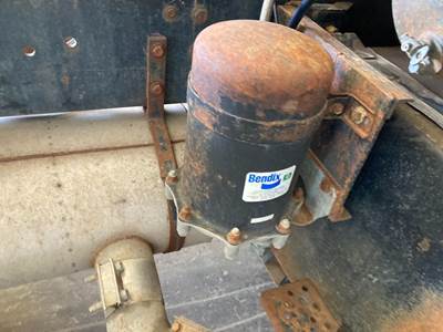 1984 Bendix AD9 Air Dryer for a Ford L9000 For Sale | Spencer, IA ...