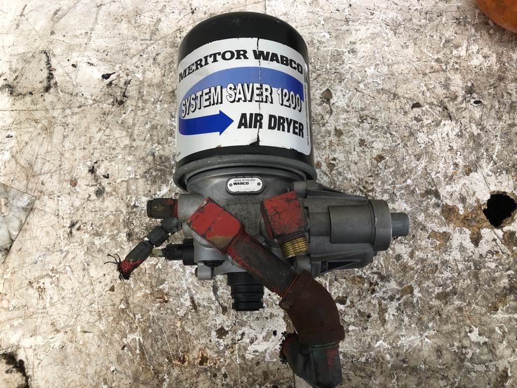 1990 Meritor R950011 Air Dryer for a International 9300 For Sale ...