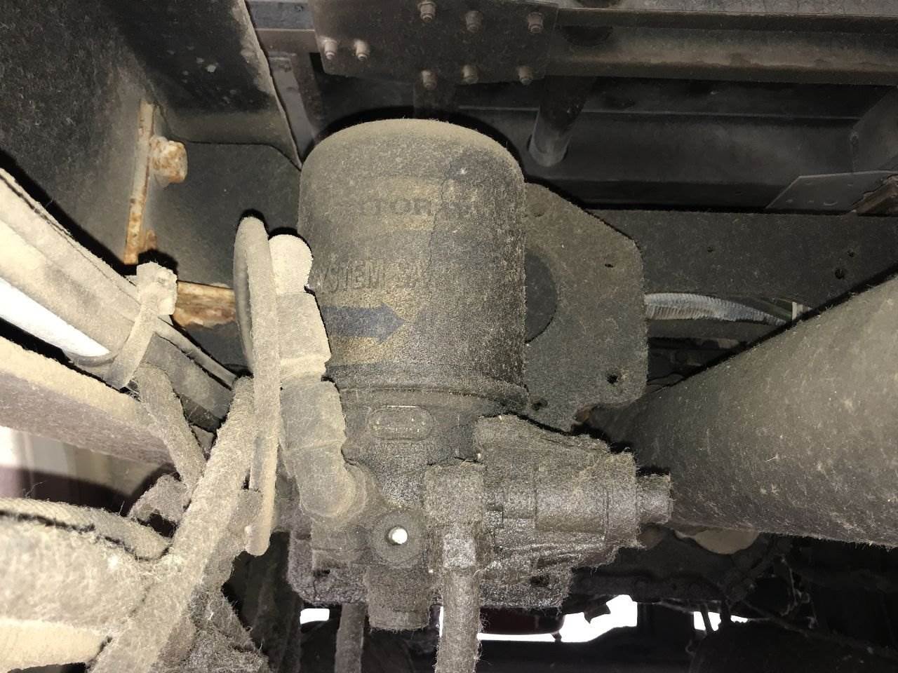 2006 Meritor R950011 Air Dryer for a International 9400 For Sale ...