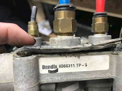 2017 Bendix 288605 Air Valve for a Peterbilt 579 For Sale | Spencer, IA ...