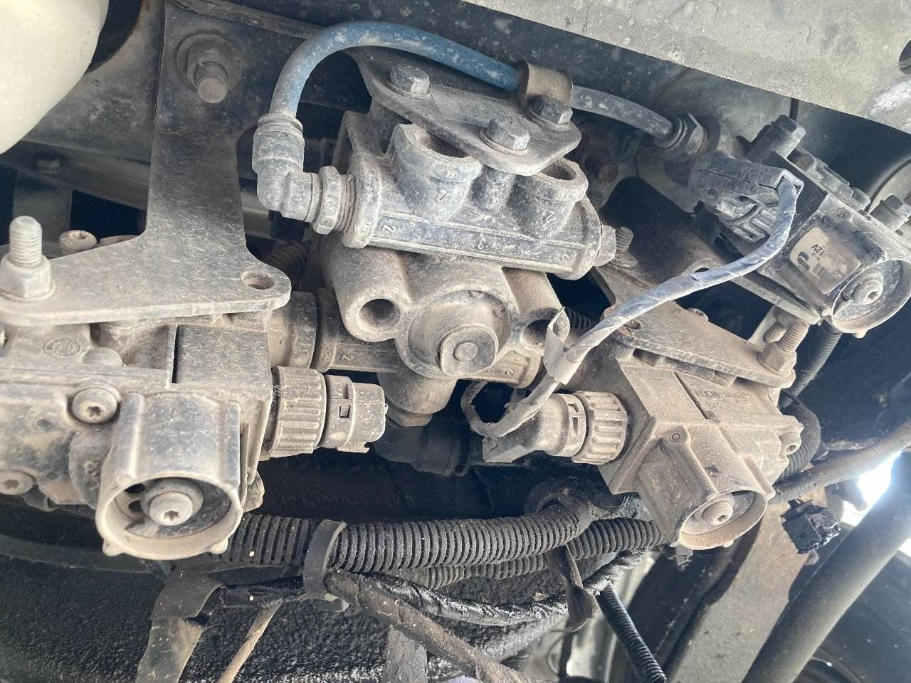 2015 Bendix ANY Air Valve for a Peterbilt 579 For Sale | Des Moines, IA ...