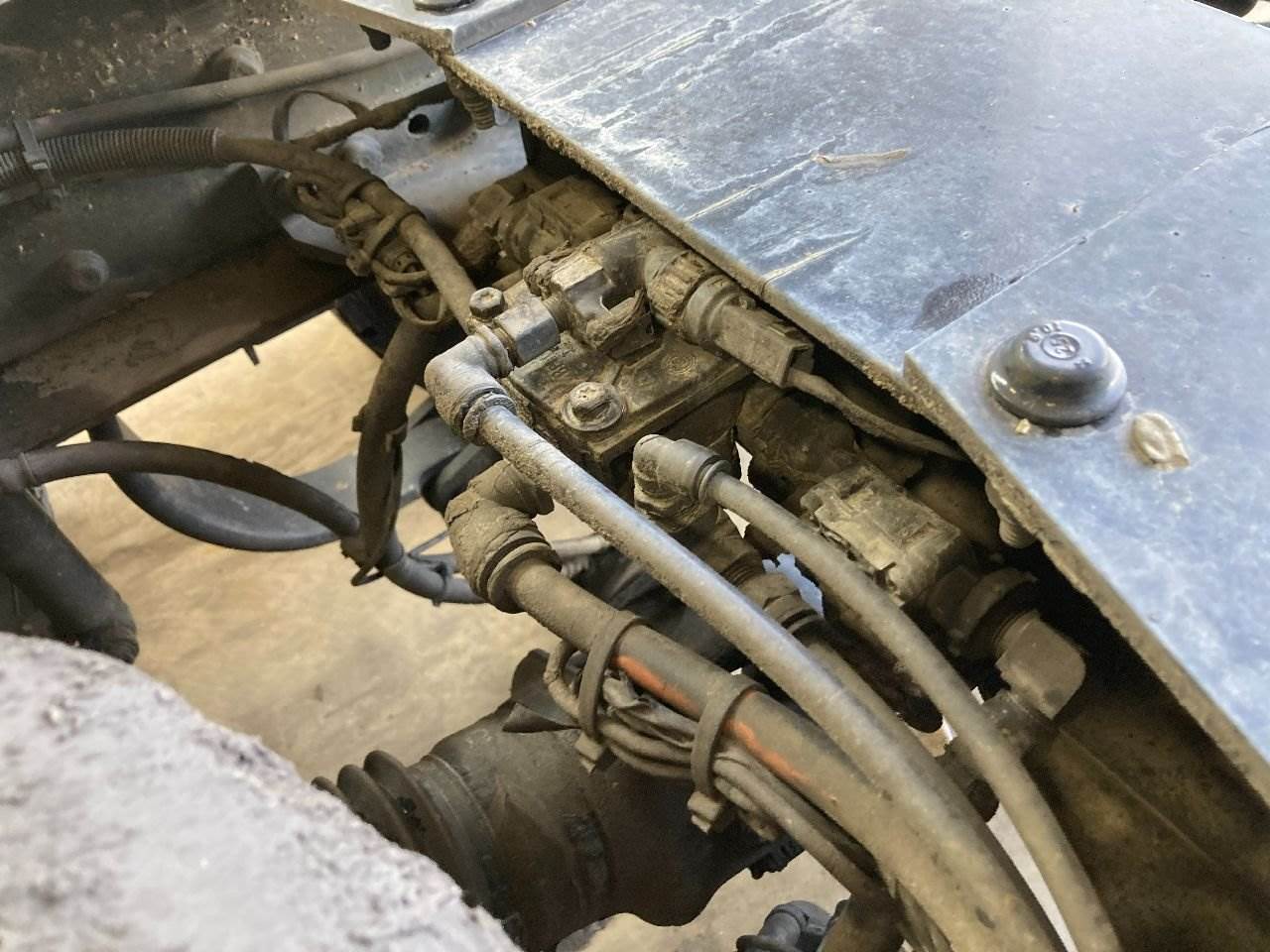 2017 032143 Air Valve for a Peterbilt 579 For Sale | Winimac, IN ...