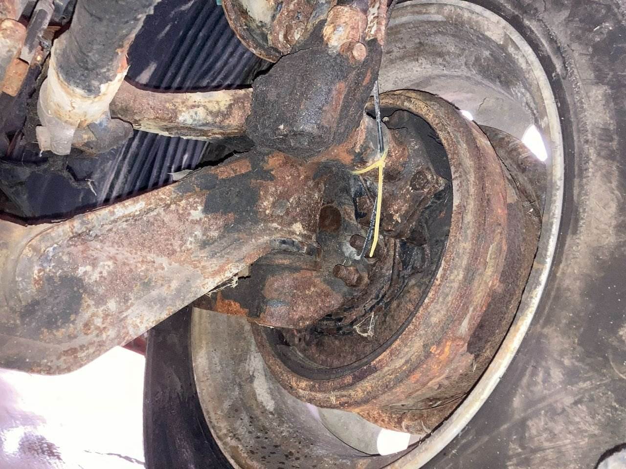 2004 Hendrickson SOFTEK Front Axle Assembly for a Volvo VNL For Sale ...