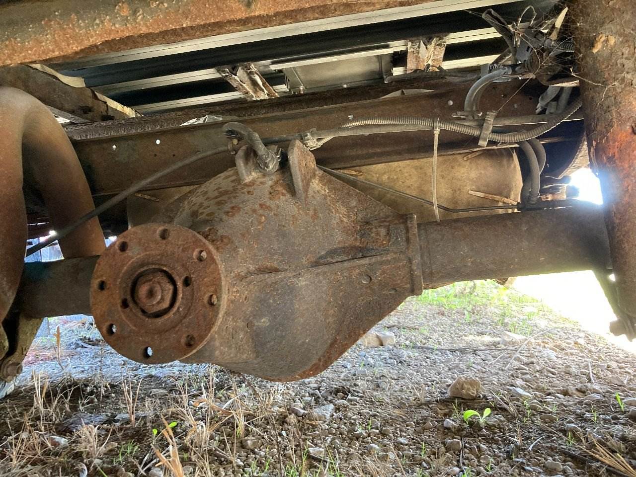 2007 Ford E-350 Rear Axle Assembly for a Ford E350 Cube Van For Sale ...